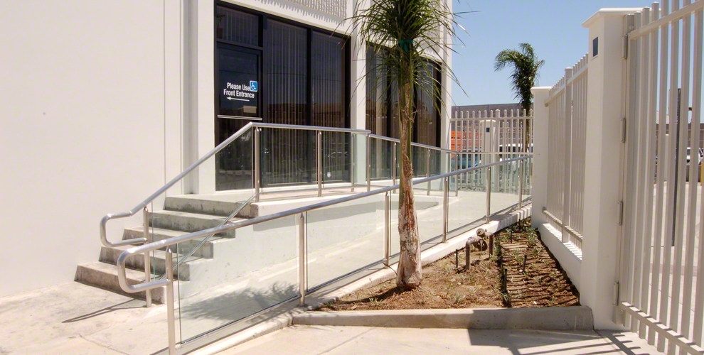 CRS Railing Systems Installation Image Gallery of C.R. Laurence TAPER ...